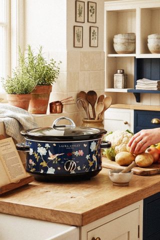 Slow living essentials: Laura Ashley slow cooker (UK) – Ohävn